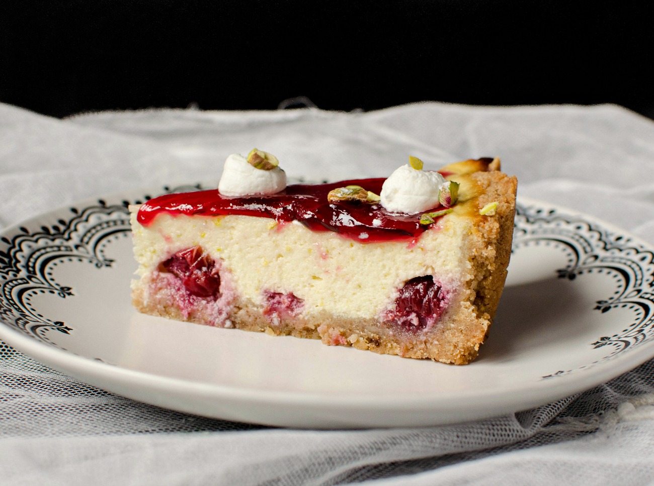 Pistachio Cherry Cheesecake Tart - Tarta cheesecake cu fistic