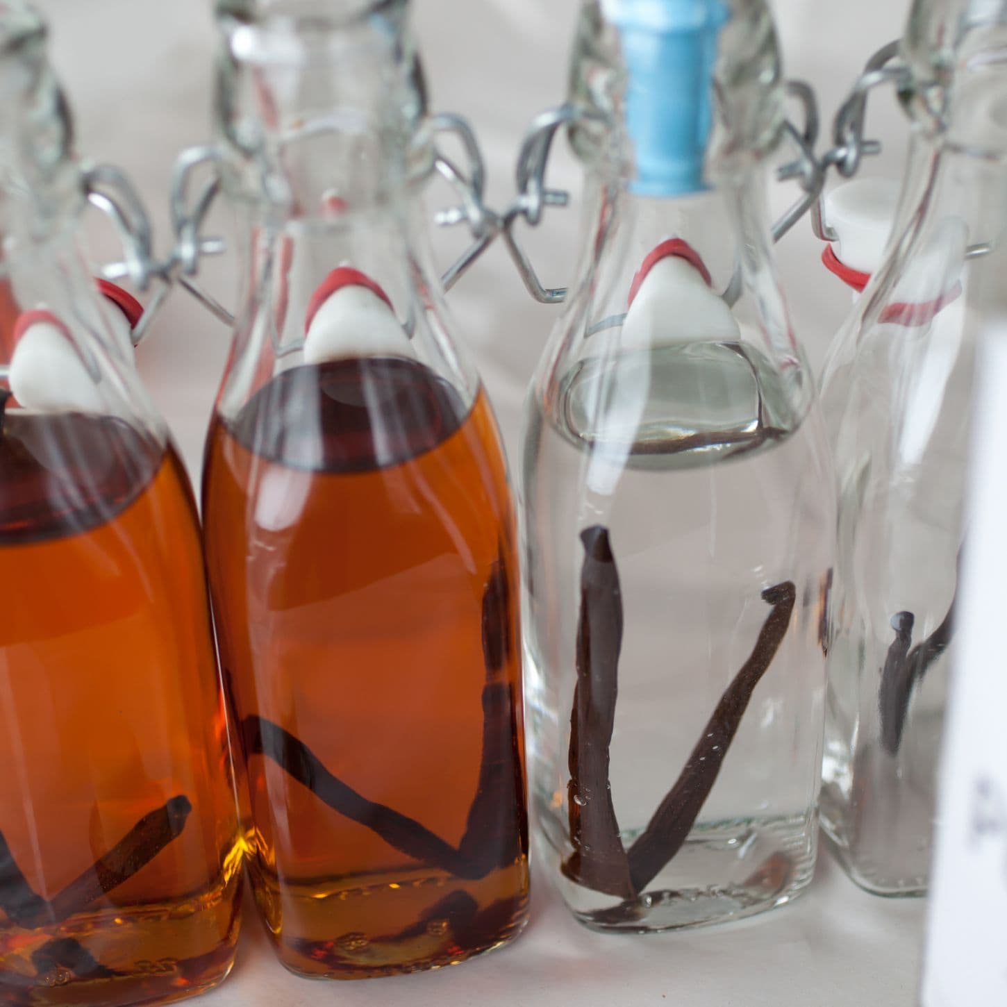 Homemade Vanilla Extract - Extract de vanilie