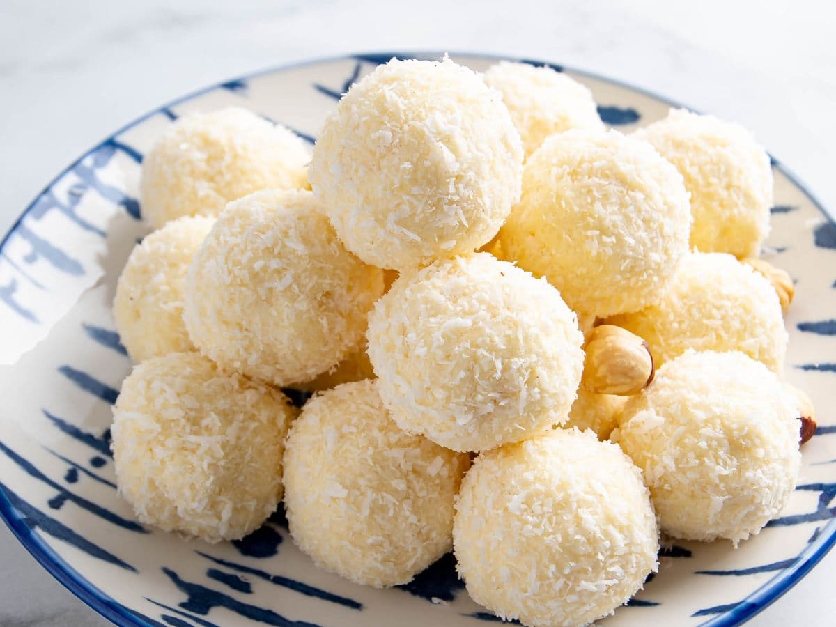 Bomboane Rafaello - Pastry Workshop