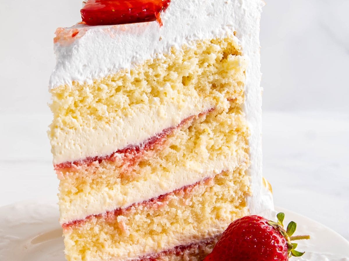 Tort cu mascarpone si bezea - Pastry Workshop